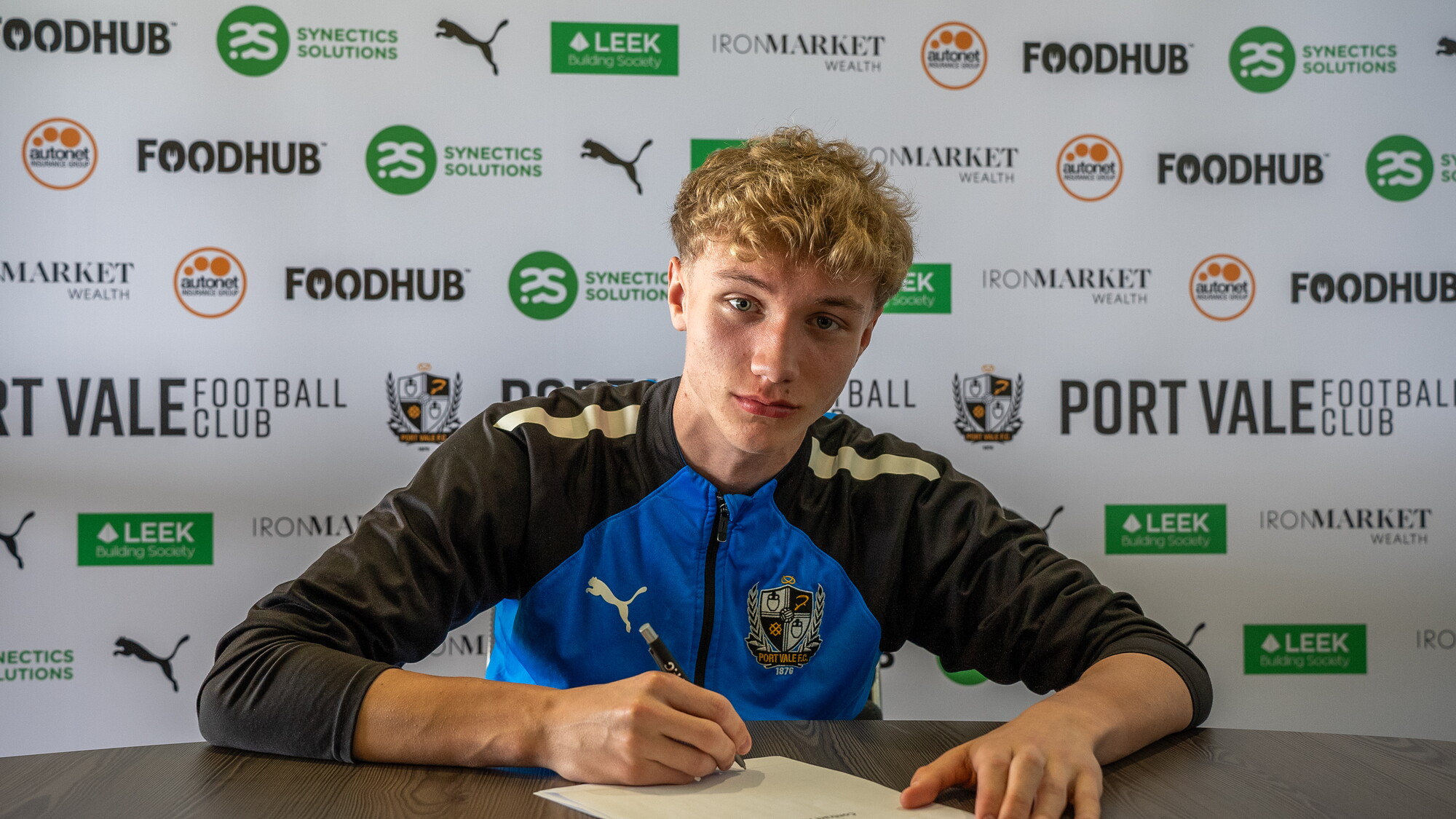 Arron Davies pens first professional contract with The Valiants | Port ...
